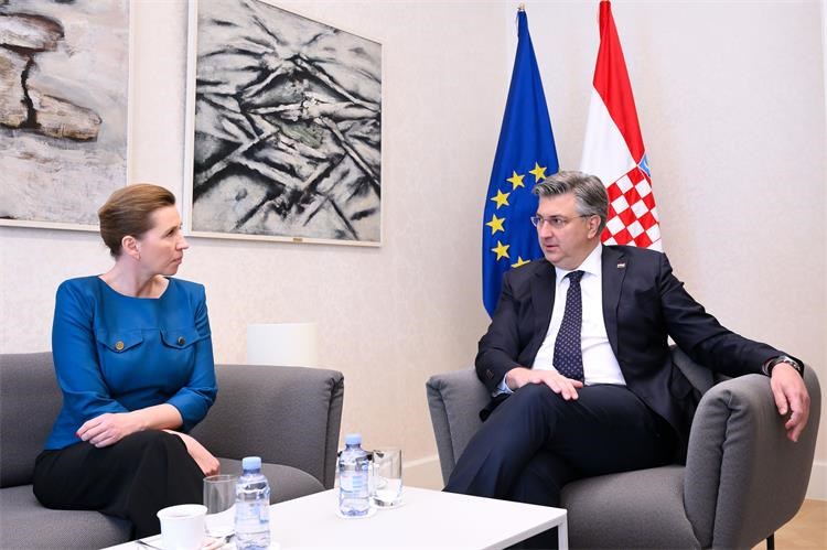 Vlada Republike Hrvatske - Rijeka Gateway izrazito je važan projekt za dugoročno pozicioniranje ...